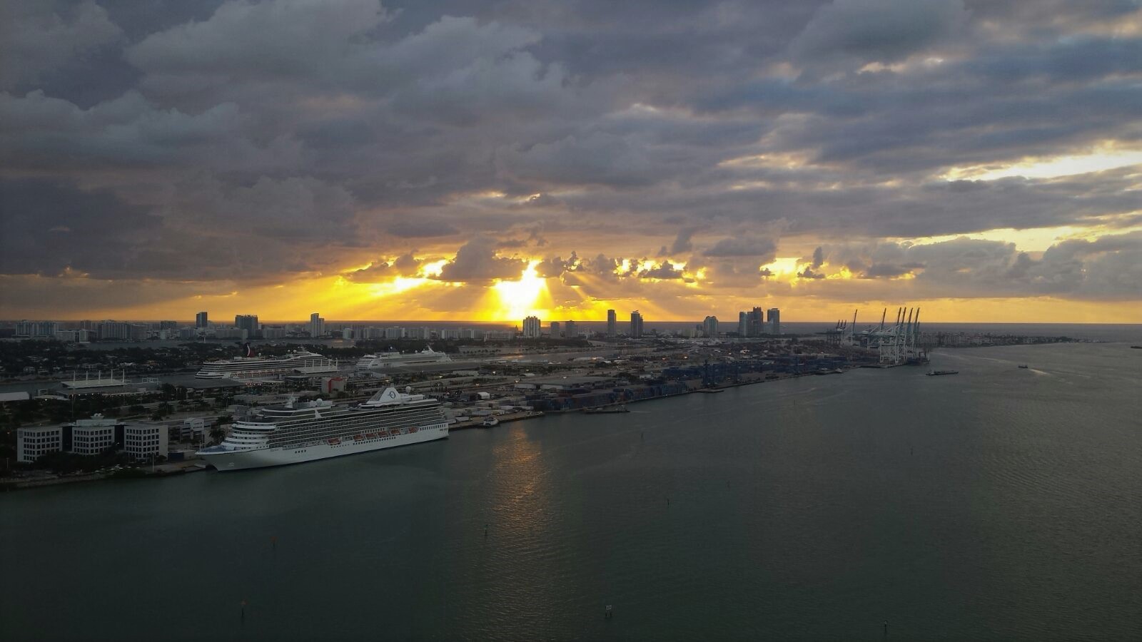 MIAMI builds higher! - Architect US