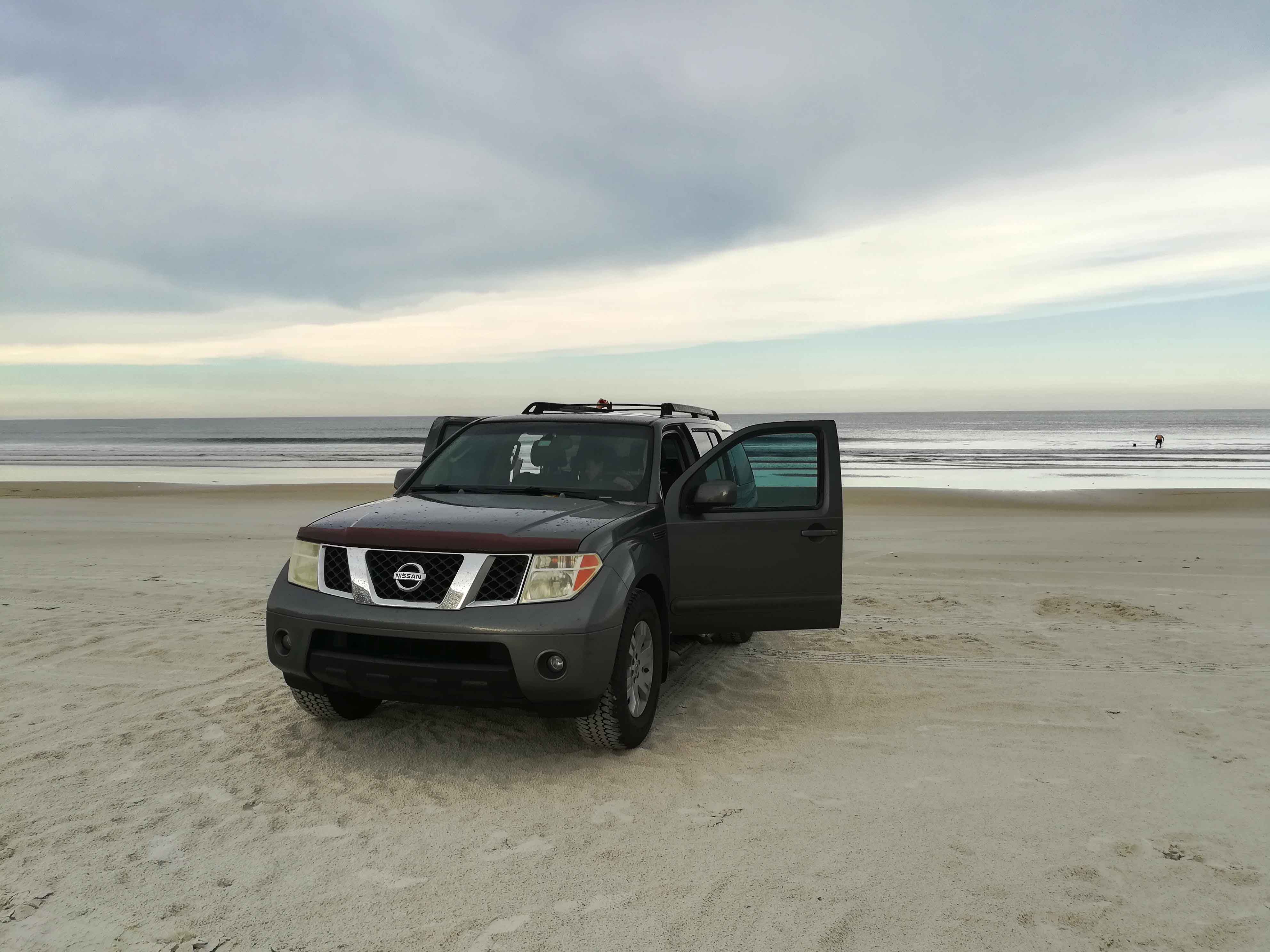 Cars and beach - Architect US